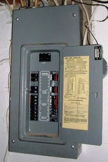 Is Your Federal Pacific Circuit Breaker Panel Safe? | Hawkeye ...